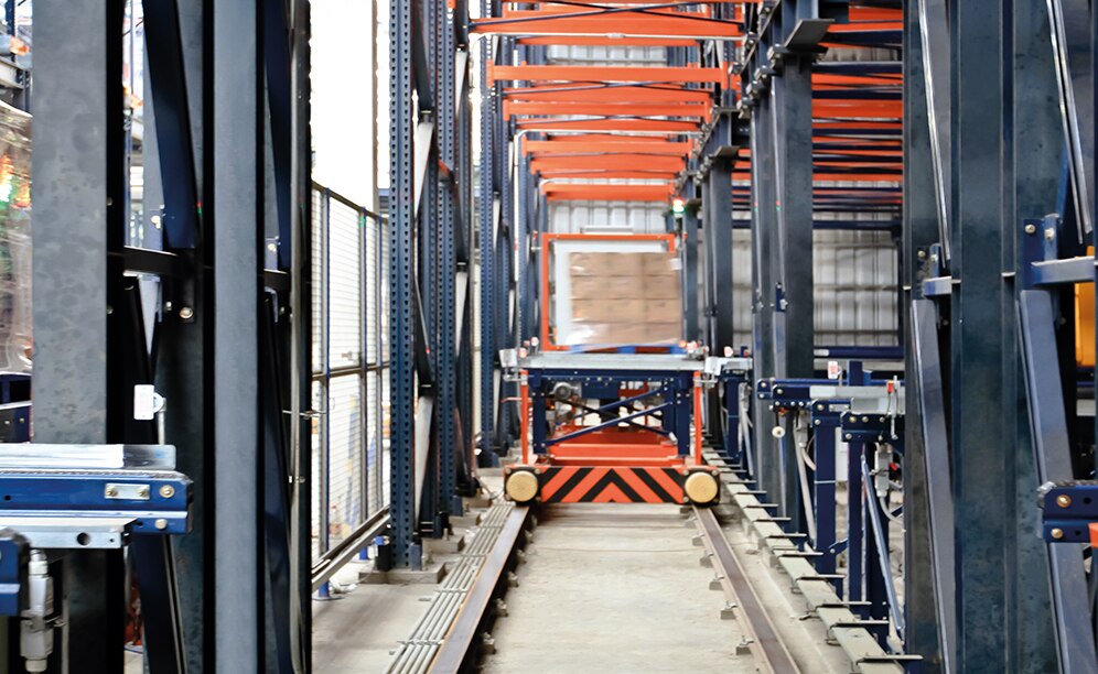 Esempio di magazzino automatico autoportante per DECASA a Messico ...